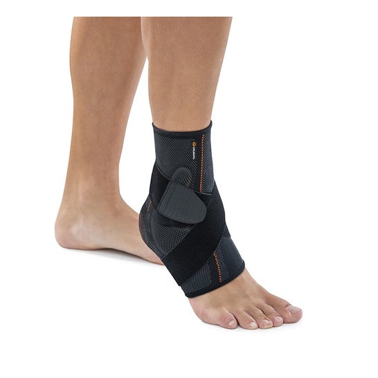 Orliman Elastic Ankle Brace Silicone Black T5 1pc | DocMorris France